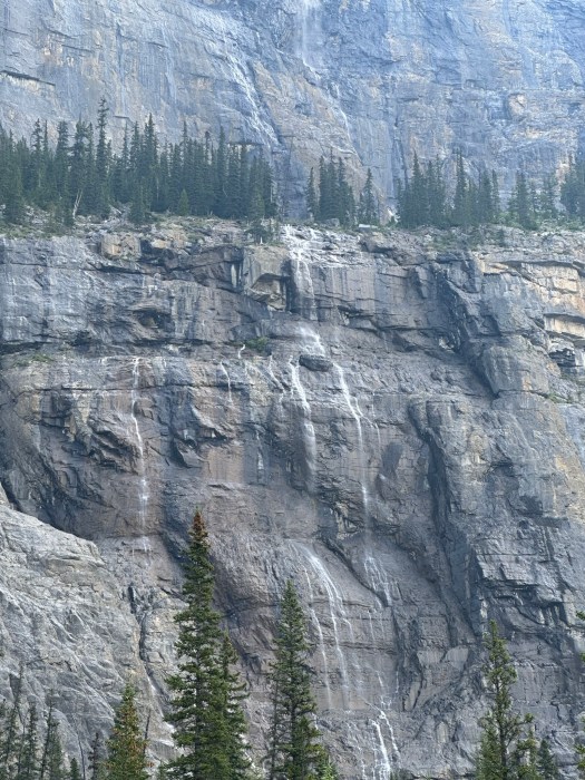 Ultimate Guide to Icefields Parkway: Scenic Stops & Highlights – Peaks ...