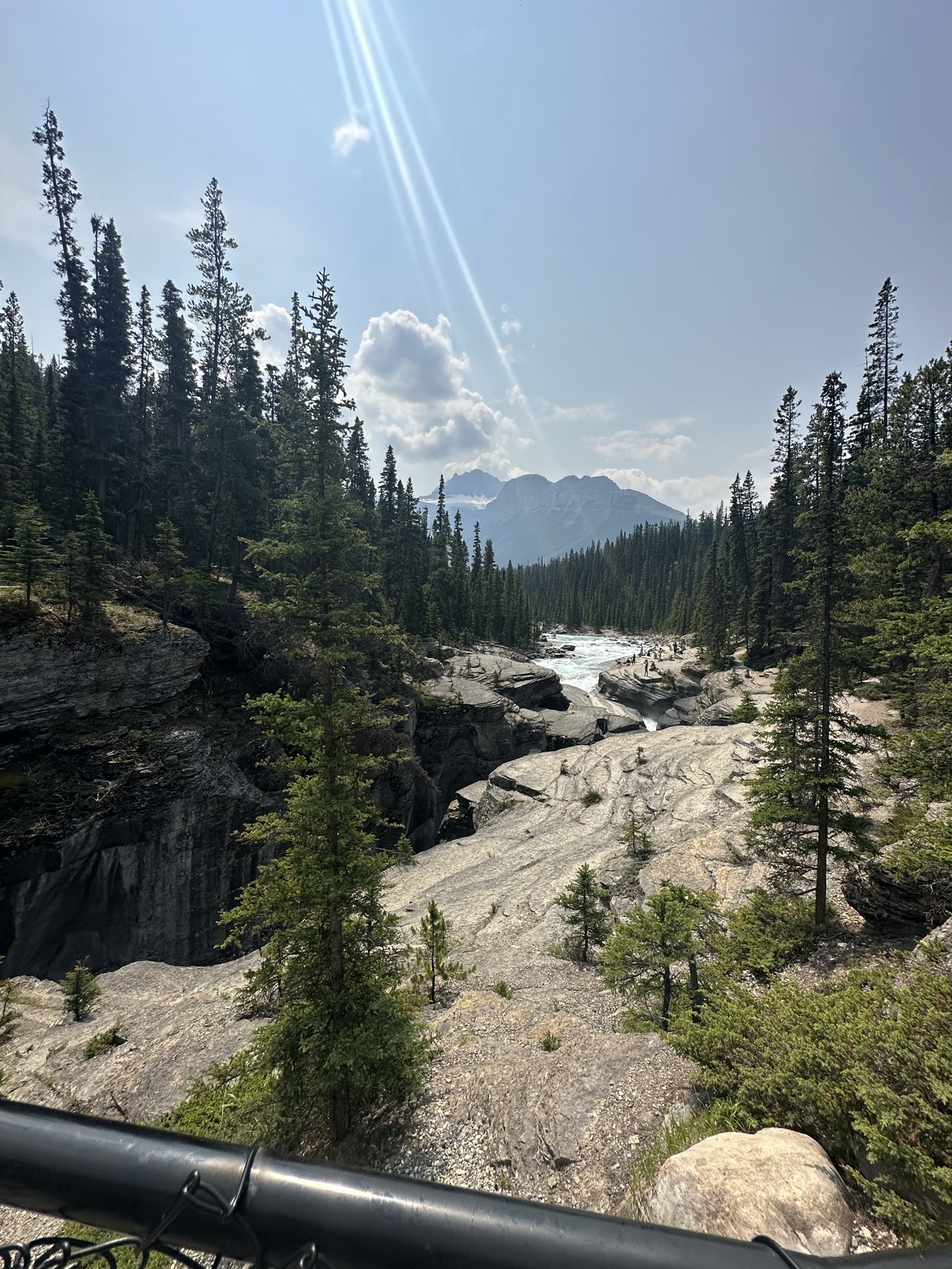 Ultimate Guide to Icefields Parkway: Scenic Stops & Highlights – Peaks ...