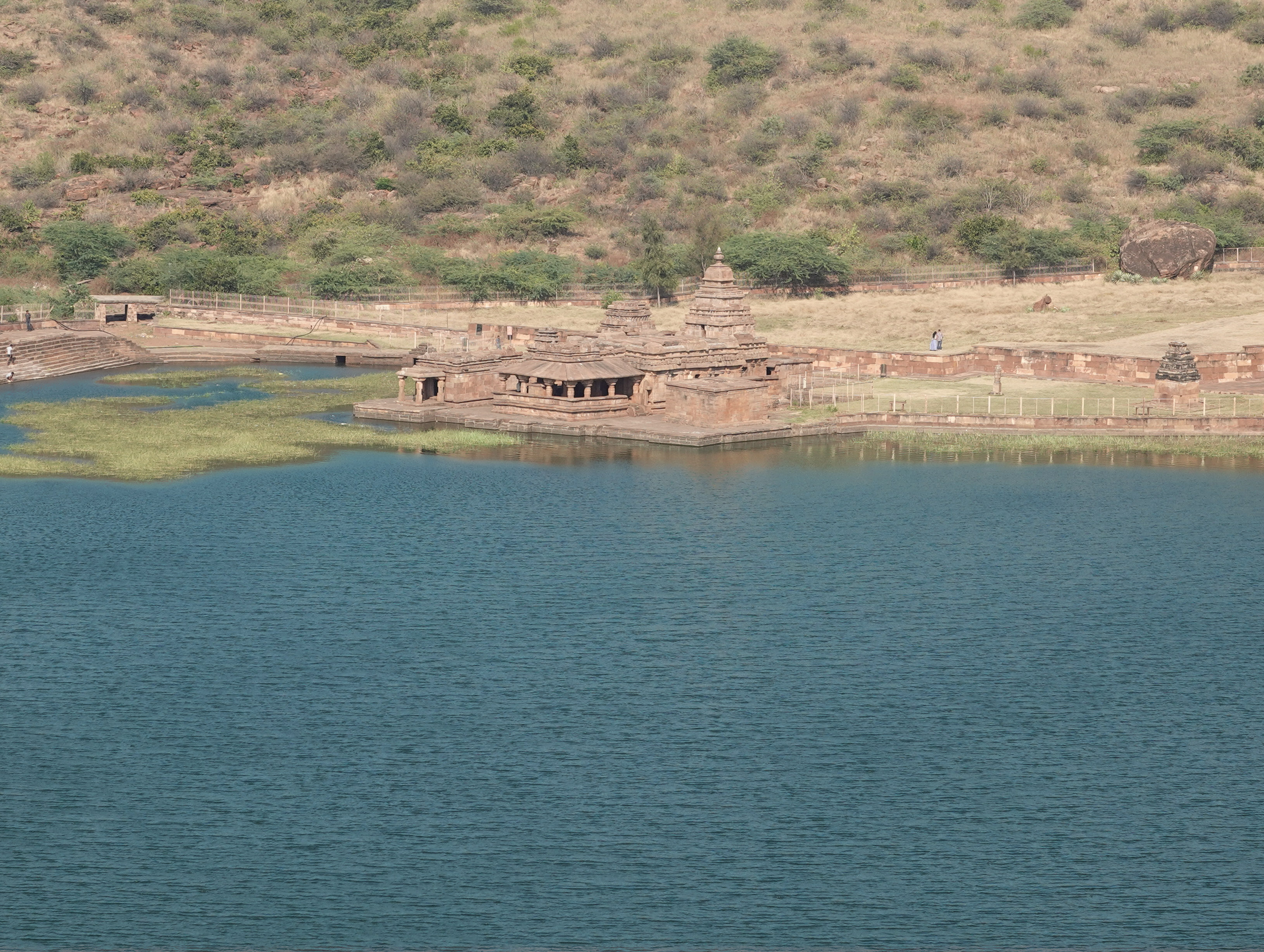 Visiting Badami: A Guide to Cave Temples and Beyond – Peaks to Palaces